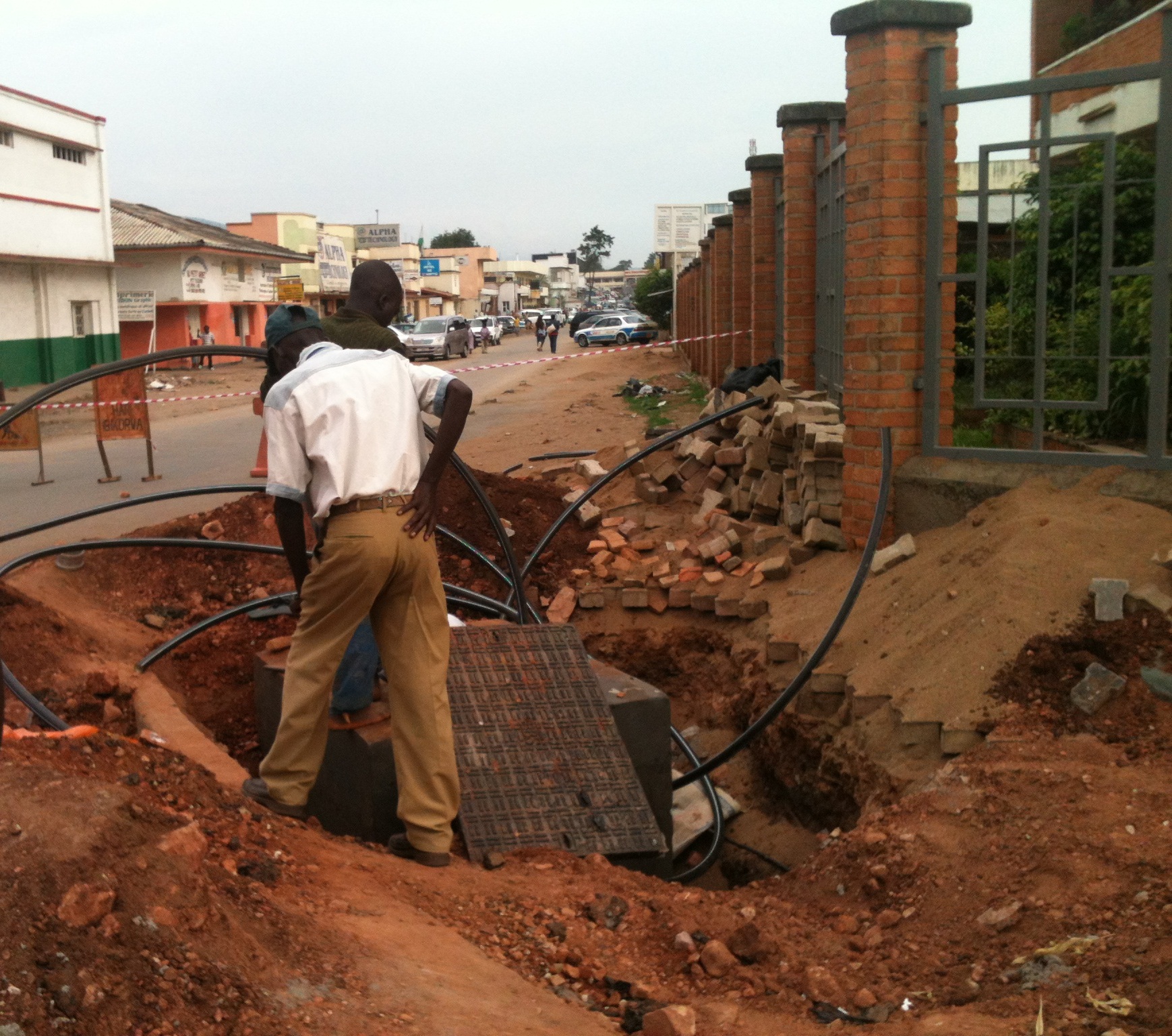 Installation de la fibre optique à Bujumbura